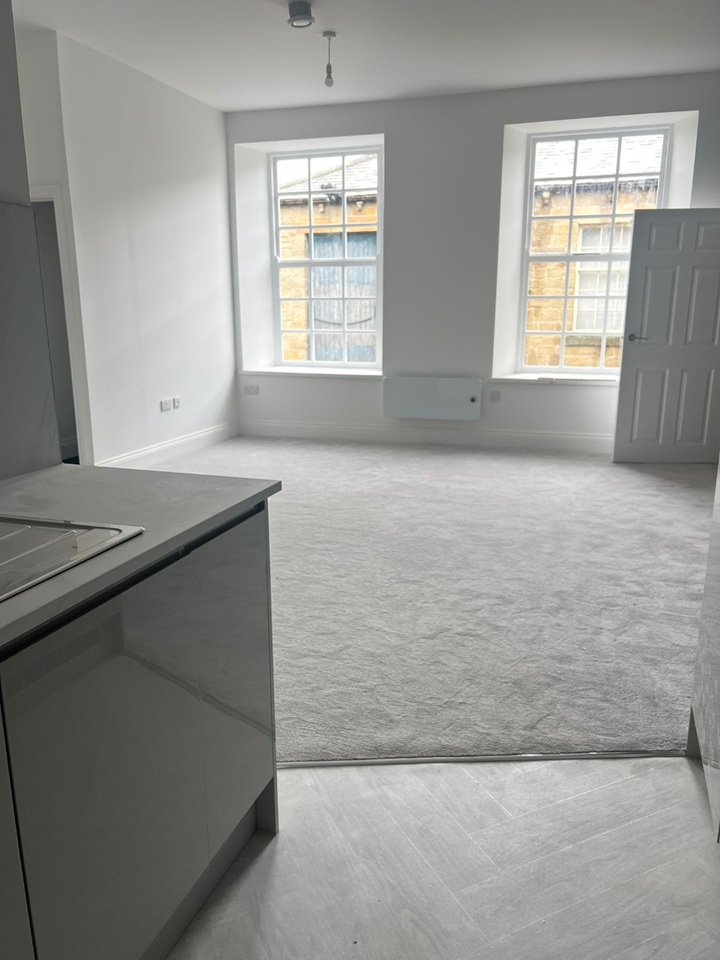 Batley - 1 Bed Flat, Station Road, WF17 - To Rent Now for £925.00 p/m