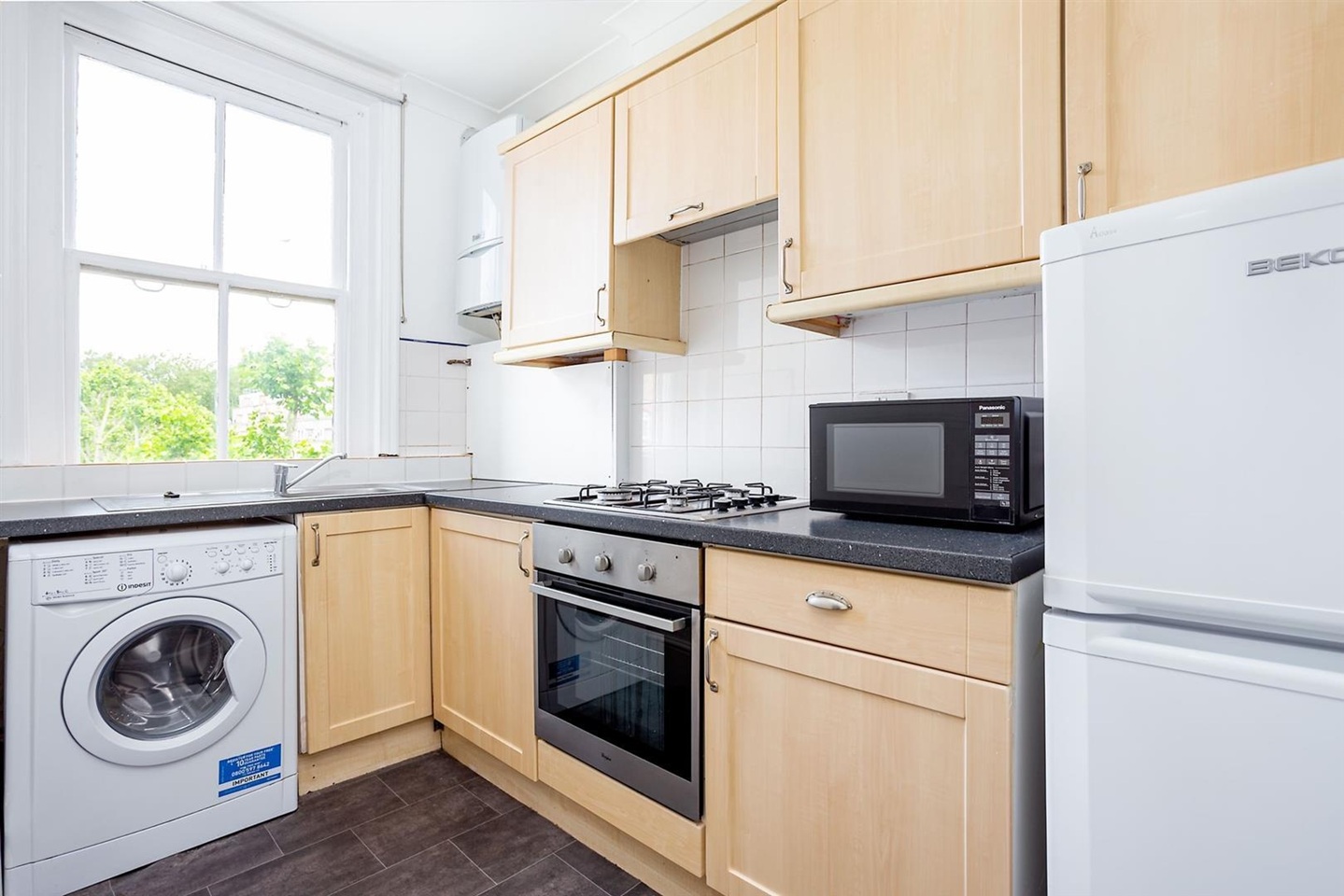 London - 3 Bed Flat, Hampstead Road, NW1 - To Rent Now for £3,500.00 p/m