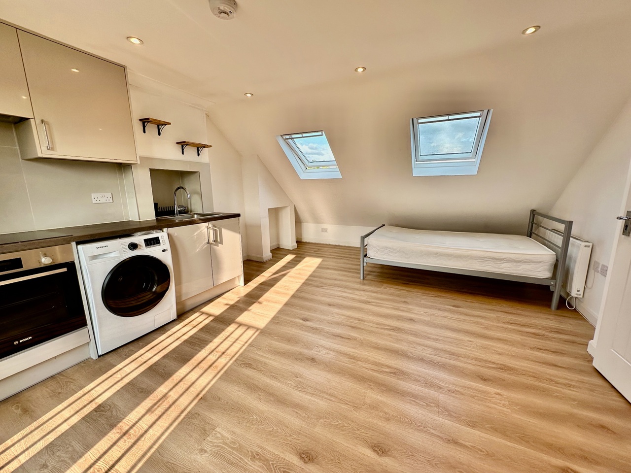 Greenford - Studio Flat, Middleton Avenue, UB6 - To Rent Now for £1,500 ...