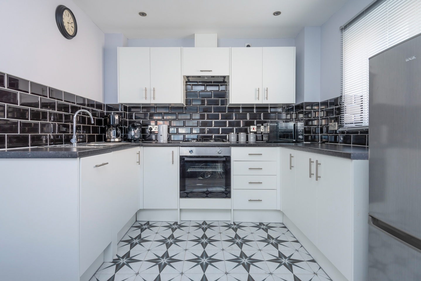 London - 2 Bed Flat, Paddle Steamer House, SE28 - To Rent Now for £ ...