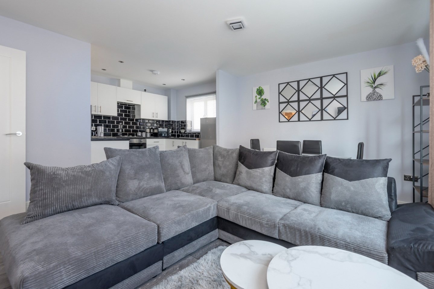 London - 2 Bed Flat, Paddle Steamer House, SE28 - To Rent Now for £ ...