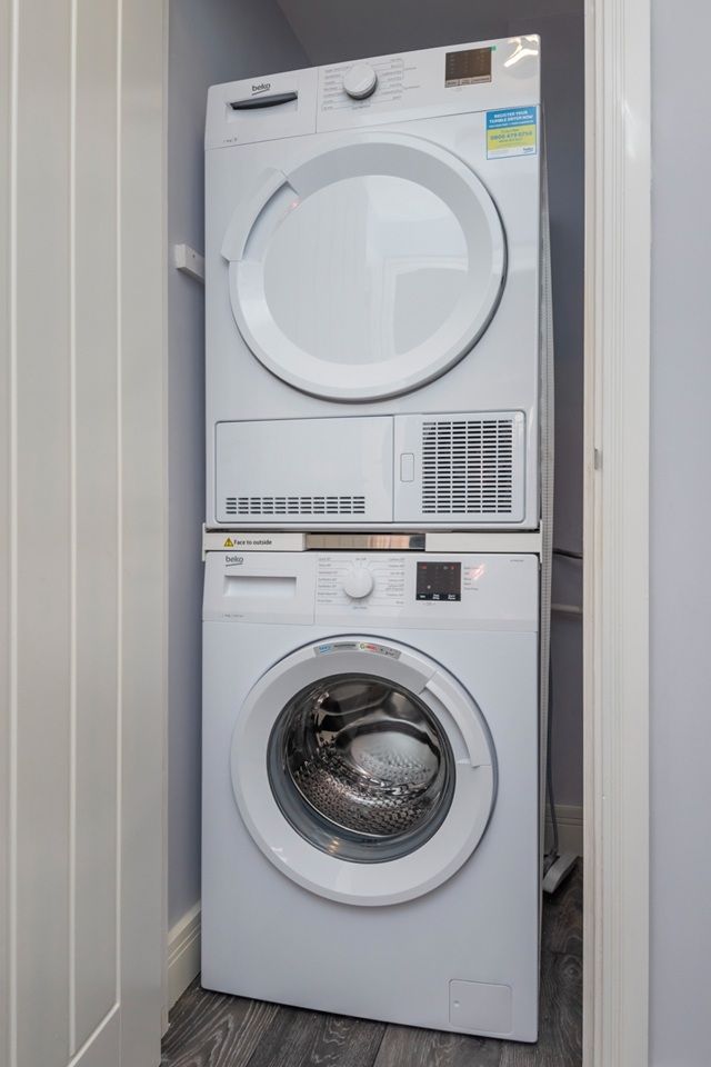 London - 2 Bed Flat, Paddle Steamer House, SE28 - To Rent Now for £ ...