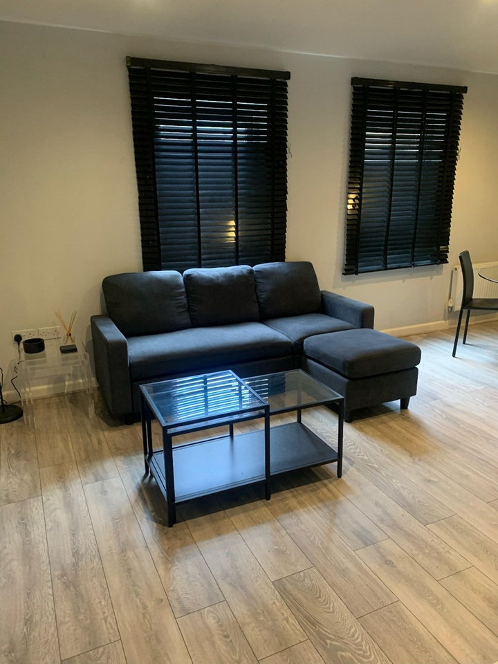 Reading - 1 Bed Flat, Gweal Avenue, RG2 - To Rent Now for £1,200.00 p/m