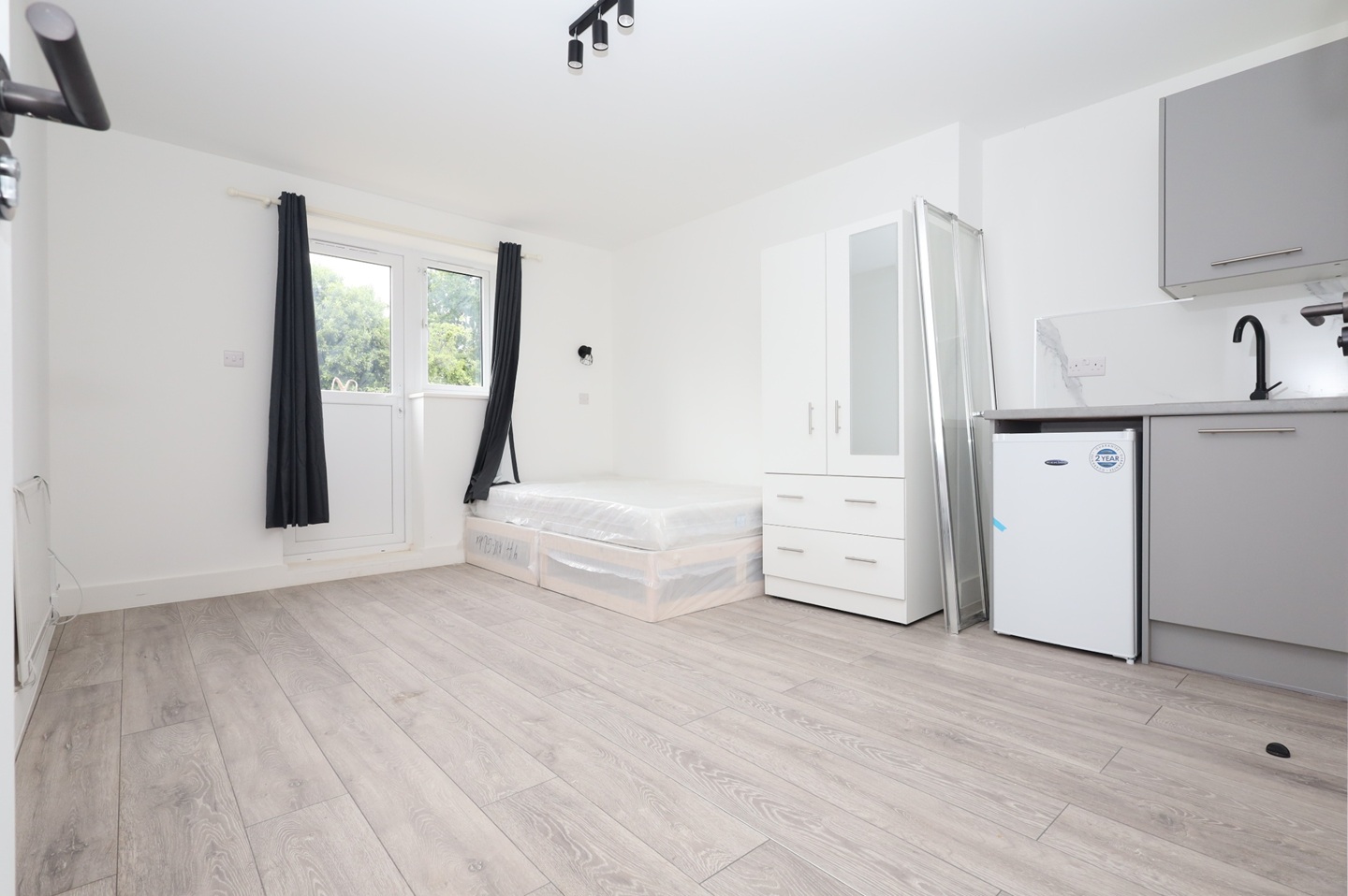 London - Studio Flat, Arngask Road, SE6 - To Rent Now for £1,300.00 p/m