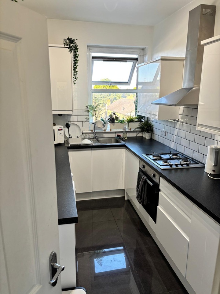 London - 2 Bed Flat, Colworth Grove, SE17 - To Rent Now for £2,200.00 p/m