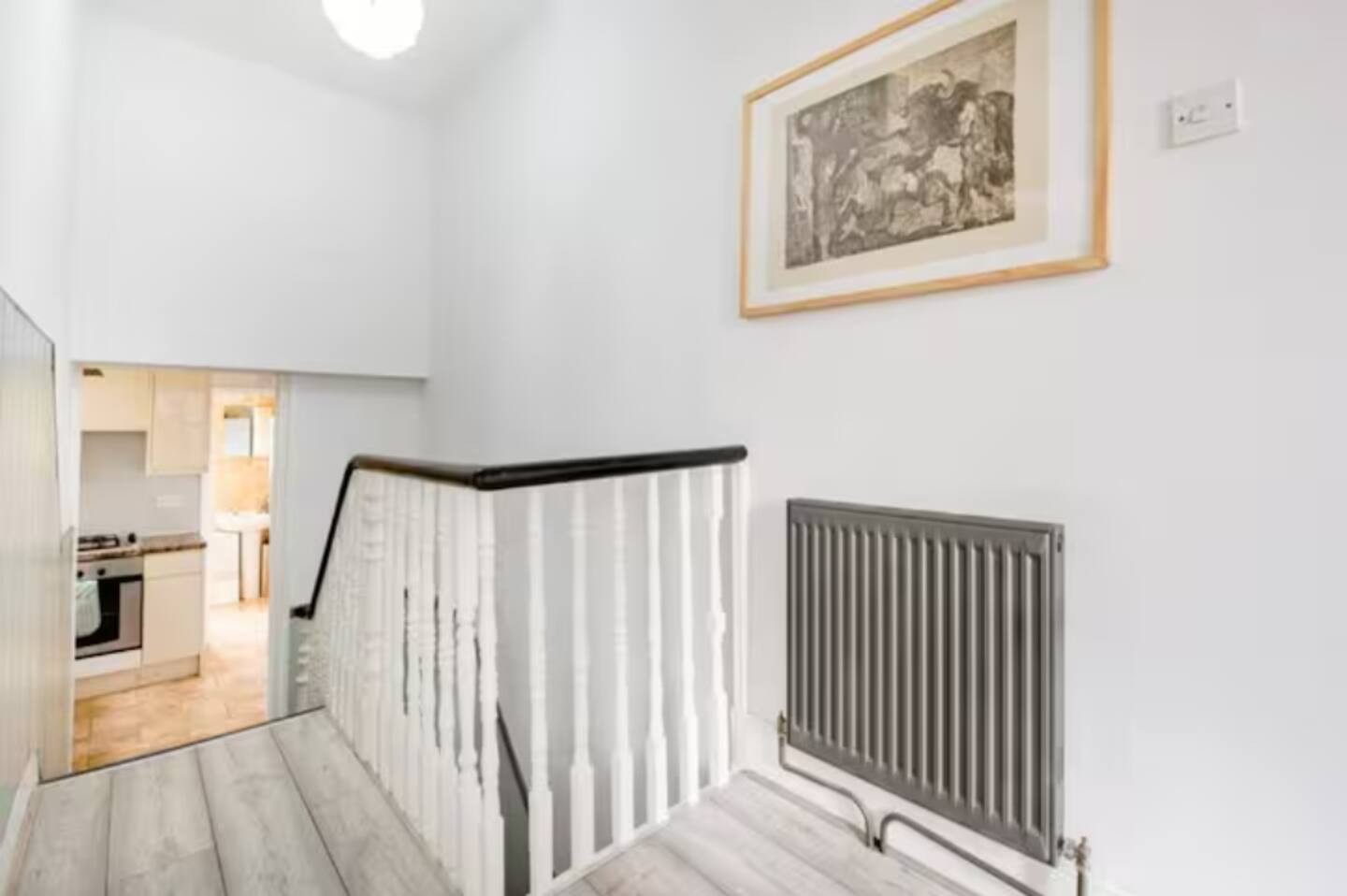 Waltham Forest, London - 2 Bed Flat, High Road Leytonstone, E11 - To ...