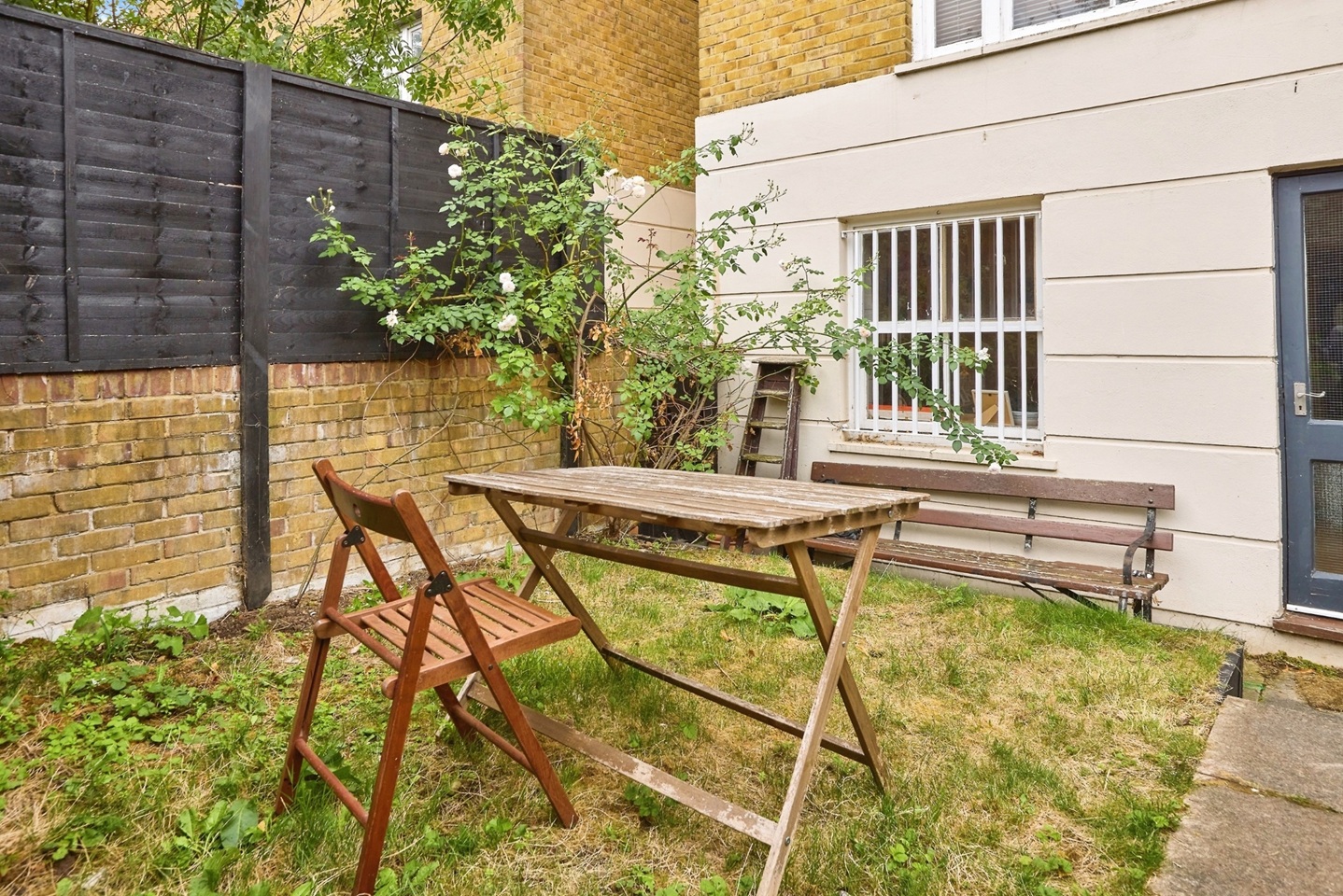 London - 1 Bed Flat, Shrubland Road, E8 - To Rent Now for £2,300.00 p/m