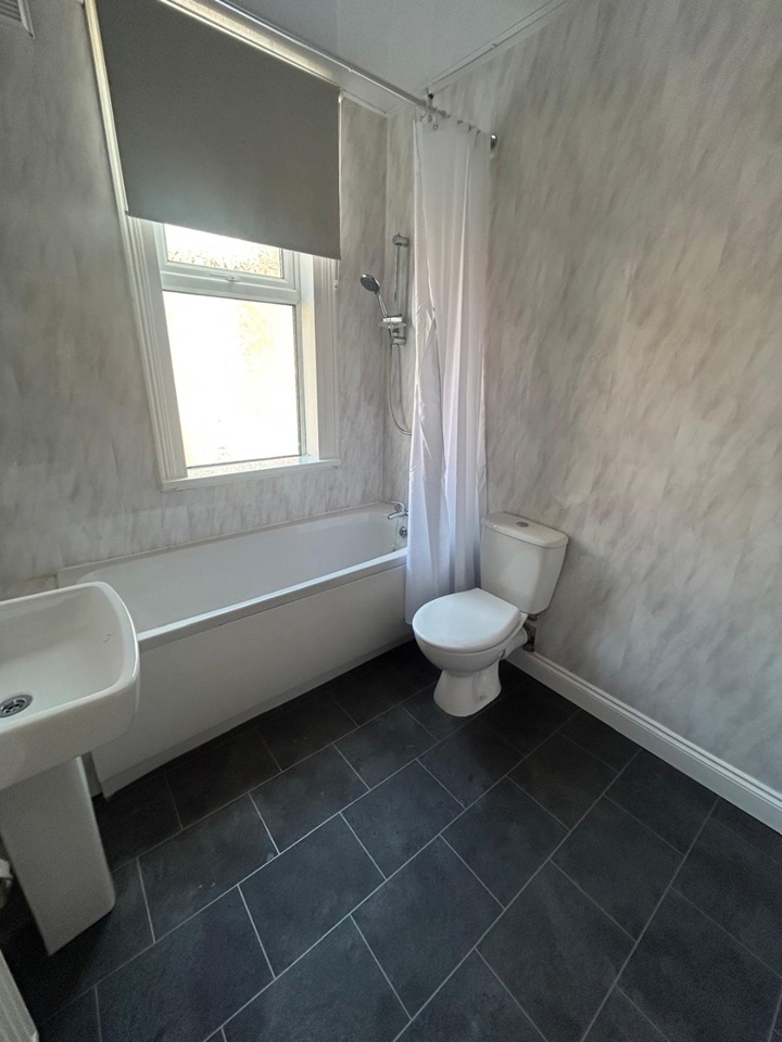 Leeds - 2 Bed Terraced House, Temple View Terrace, LS9 - To Rent Now for £800.00 p/m