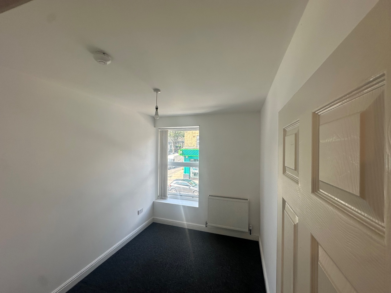 Bradford - 2 Bed Flat, Duckworth Lane, BD9 - To Rent Now for £700.00 p/m