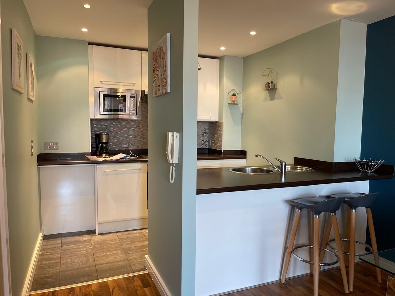 Manchester - 2 Bed Flat, The Quadrangle, M1 - To Rent Now for £1,500.00 p/m