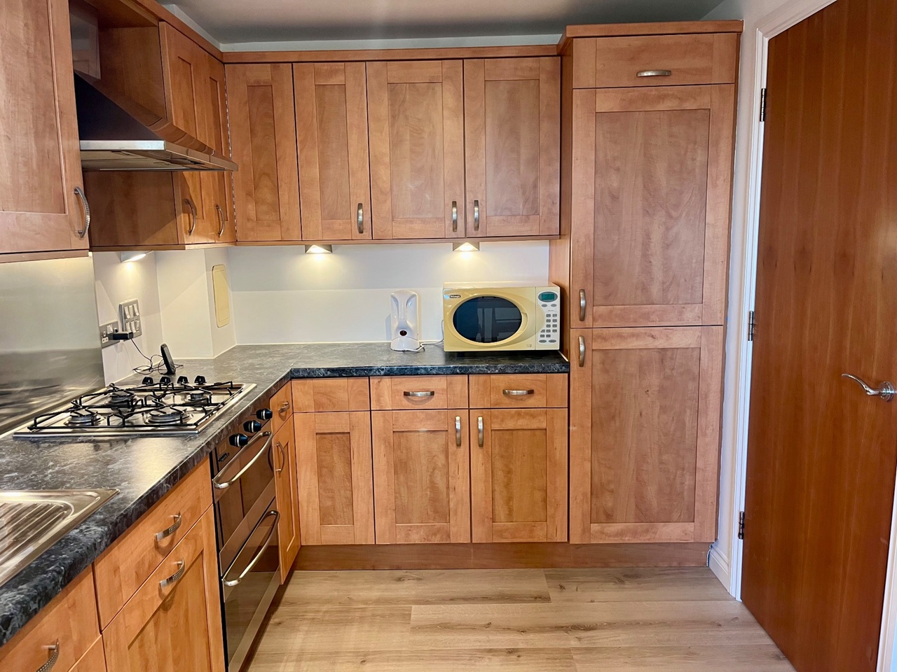 Edinburgh - 2 Bed Flat, Springfield Street, EH6 - To Rent Now for £ ...