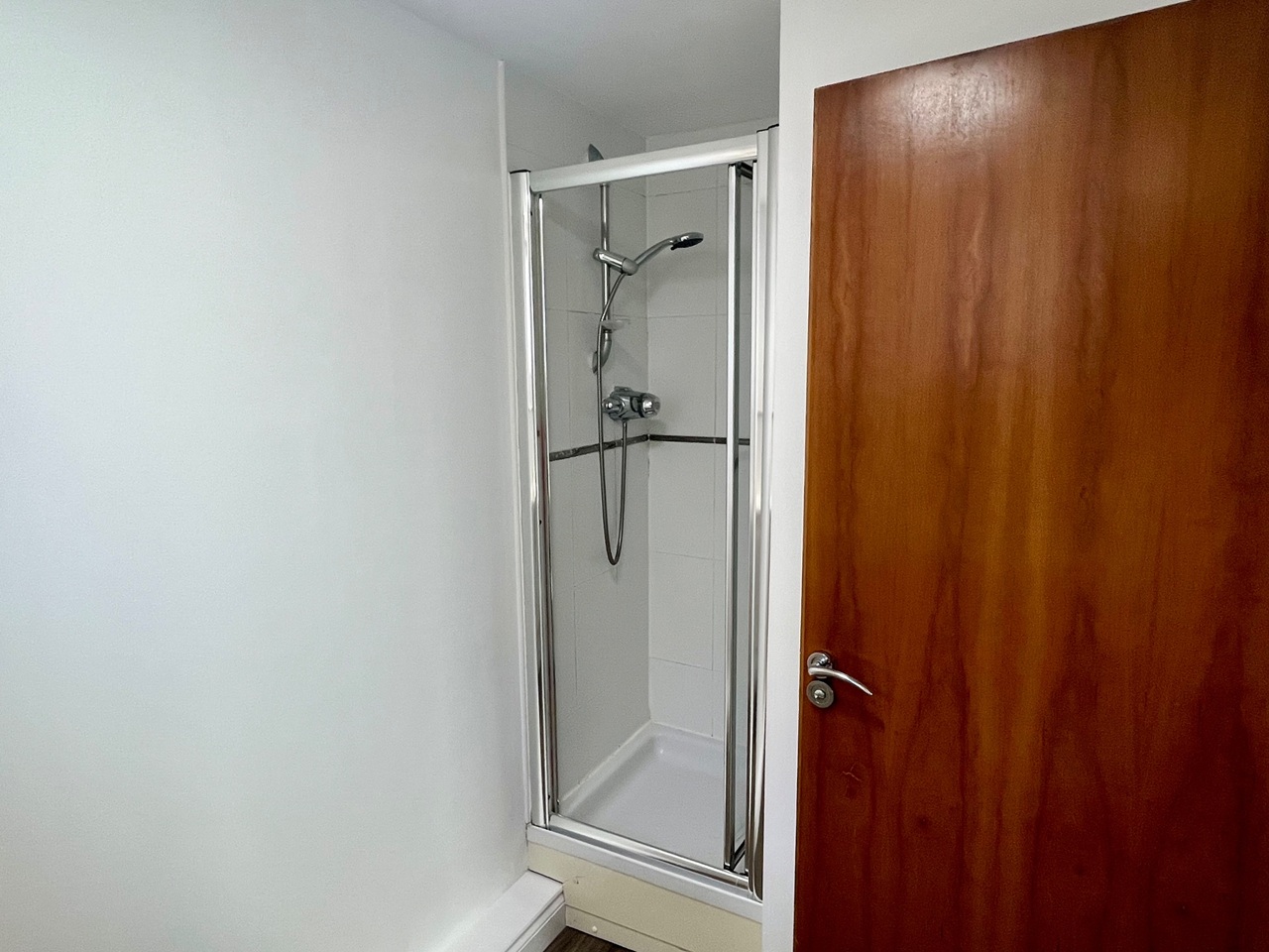 Edinburgh - 2 Bed Flat, Springfield Street, EH6 - To Rent Now for £ ...