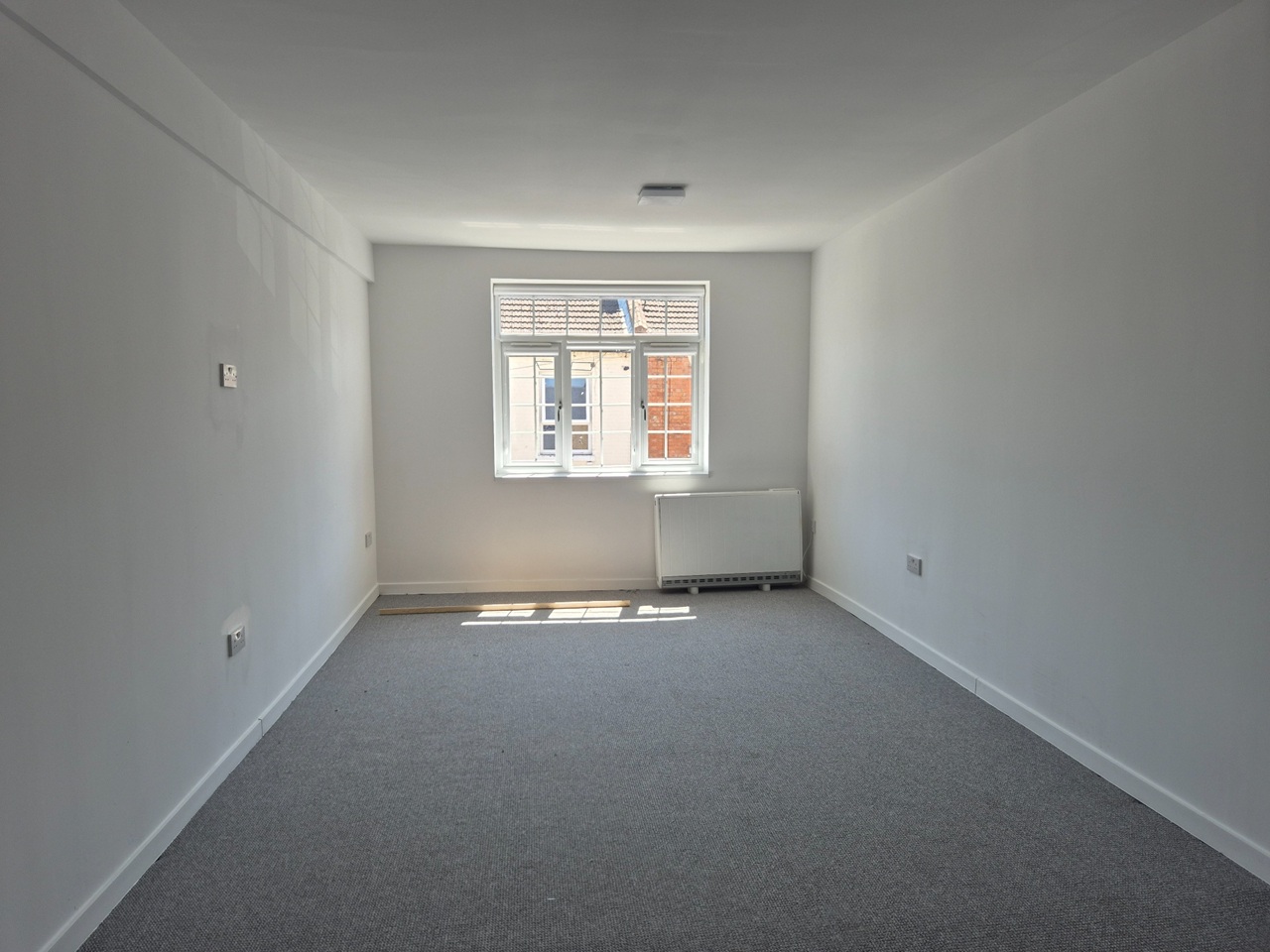 Northampton - 2 Bed Flat, Abbott House, NN1 - To Rent Now for £1,250.00 p/m