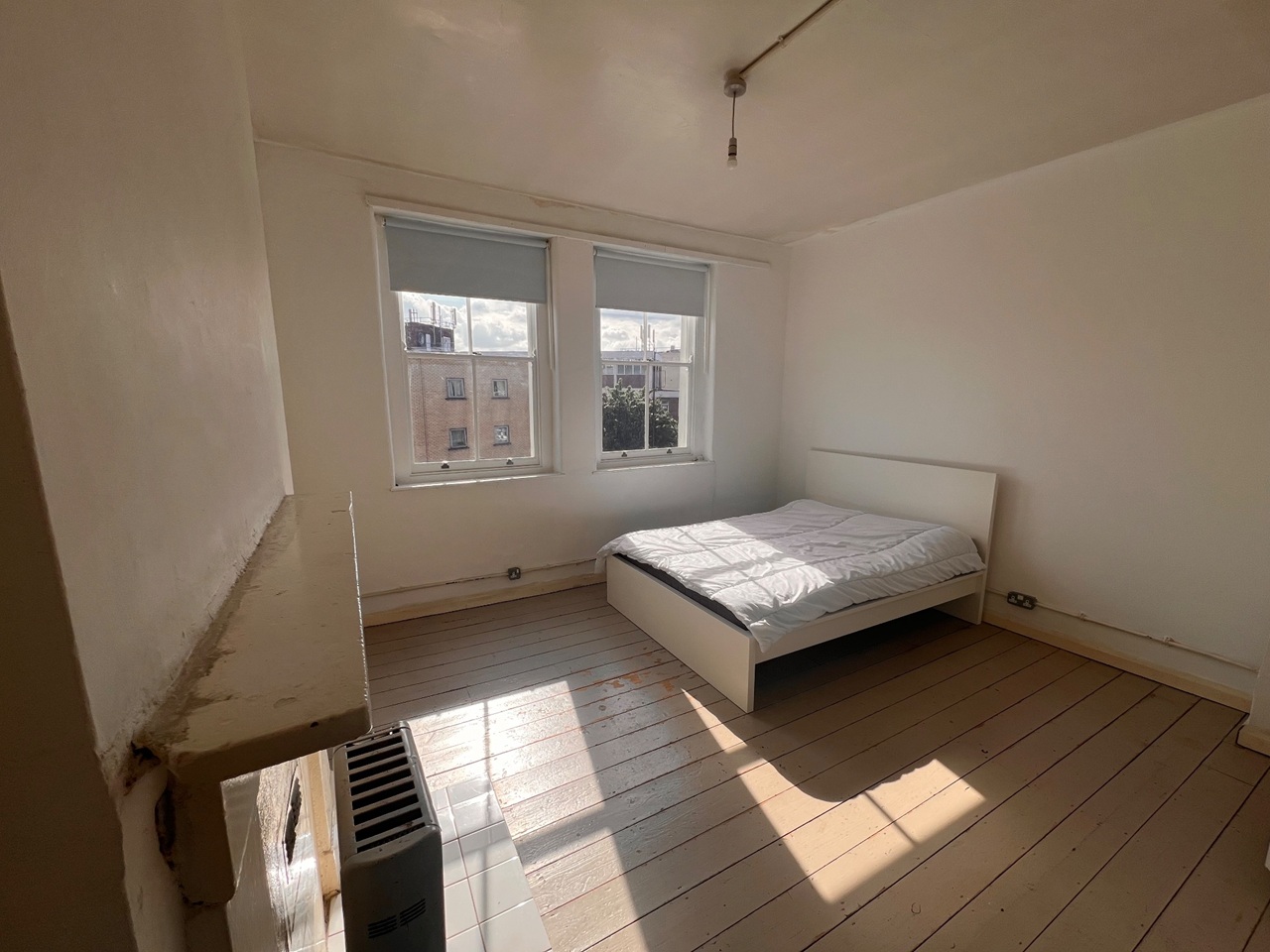 London - 1 Bed Flat, Mare Street, E8 - To Rent Now for £1,850.00 p/m