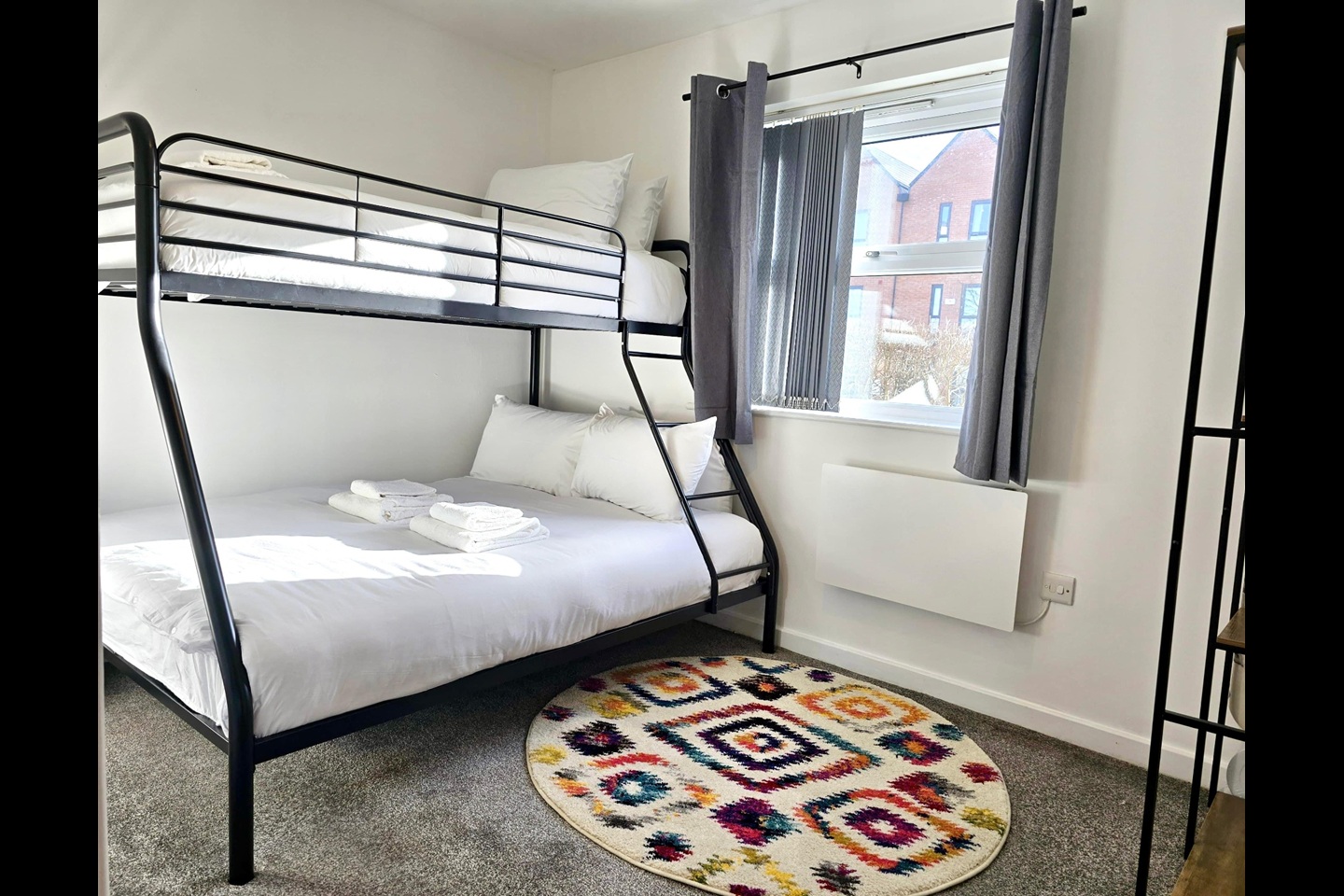Manchester - 2 Bed Flat, Manchester, M40 - To Rent Now for £1,800.00 p/m