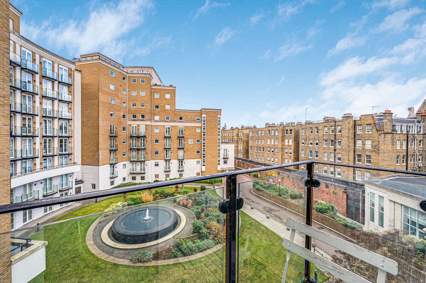 London - 2 Bed Flat, Elizabeth Court, NW1 - To Rent Now for £3,900.00 p/m