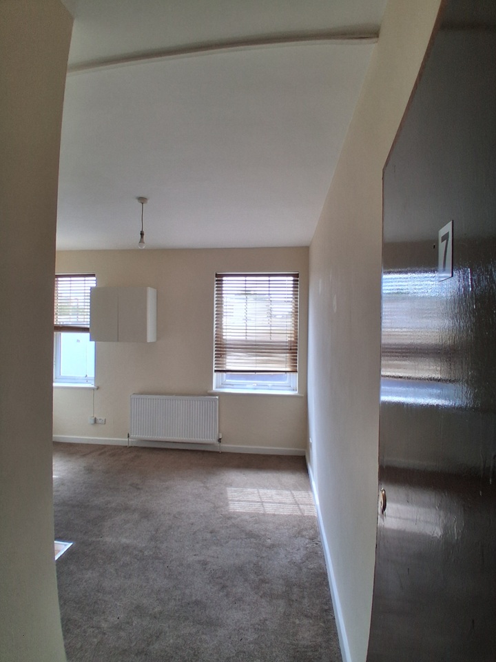 London - Studio Flat, Rushton House, SW8 - To Rent Now for £1,295.00 p/m