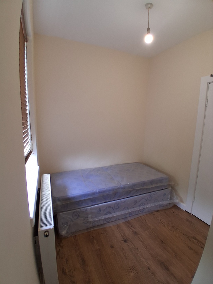 London - Studio Flat, Rushton House, SW8 - To Rent Now for £1,295.00 p/m