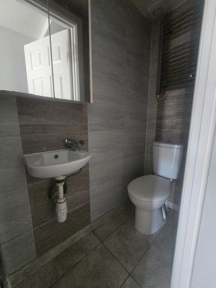 Erith - Studio Flat, Vickers Road, DA8 - To Rent Now for £1,047.10 p/m