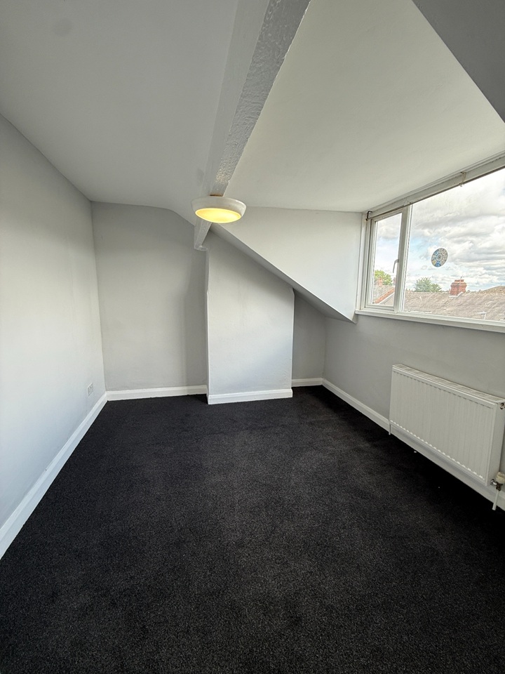 Leeds - 2 Bed Terraced House, Clifton Grove, LS9 - To Rent Now for £850.00 p/m