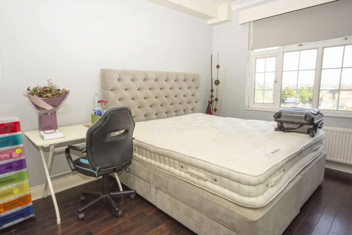 London - 4 Bed Flat, The Burroughs, NW4 - To Rent Now for £2,500.00 p/m
