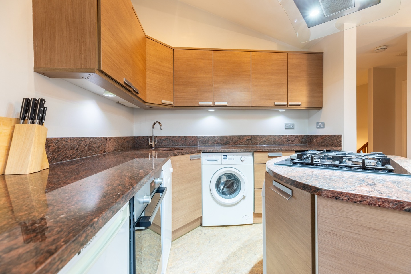 London - 2 Bed Flat, Kennington Lane, SE11 - To Rent Now for £2,390.00 p/m