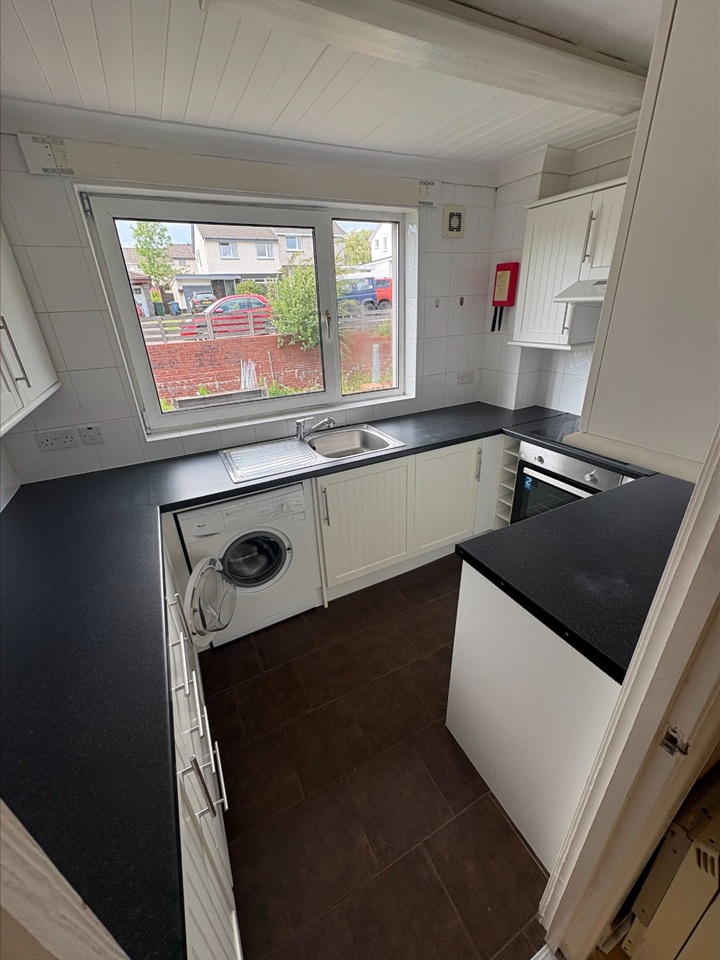 Banknock, Bonnybridge - 2 Bed Flat, Hazel Road, FK4 - To Rent Now for £ ...