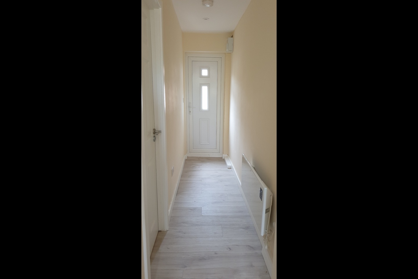 Hayes Ub4 9Dn - 1 Bed Flat, Larch Crescent, UB4 - To Rent Now for £ ...