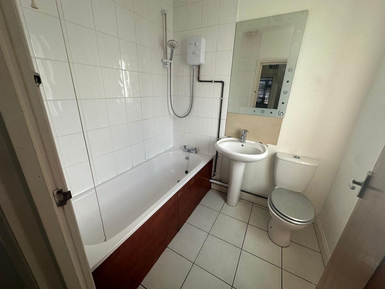 Bristol - 2 Bed Flat, Bonnington Walk, BS7 - To Rent Now for £1,250.00 p/m