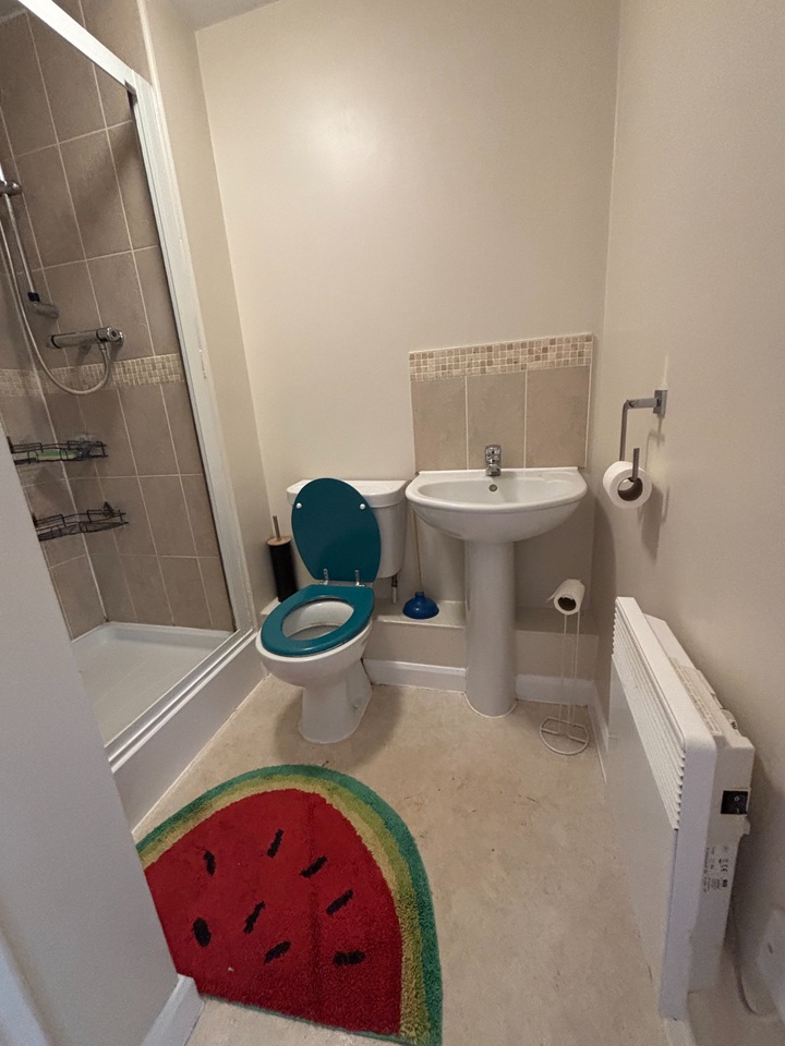 Slough - 2 Bed Flat, Foundry Court, SL2 - To Rent Now for £1,595.00 p/m