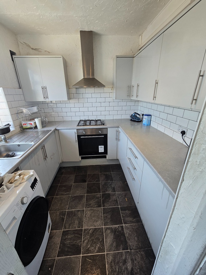 New Addington, Croydon - Room in a Shared House, Central Parade, CR0 ...