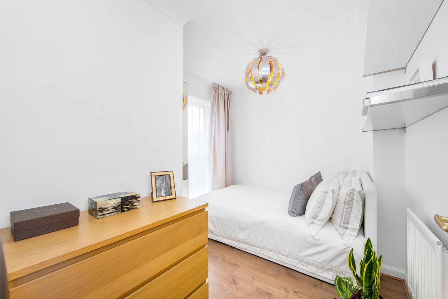 London - 2 Bed Flat, Cleves House, E16 - To Rent Now for £1,900.00 p/m