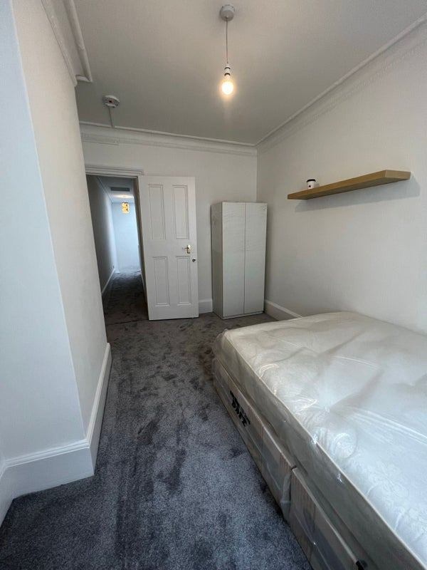 London - Room in a Shared Flat, Strutton Ground, SW1P - To Rent Now for ...