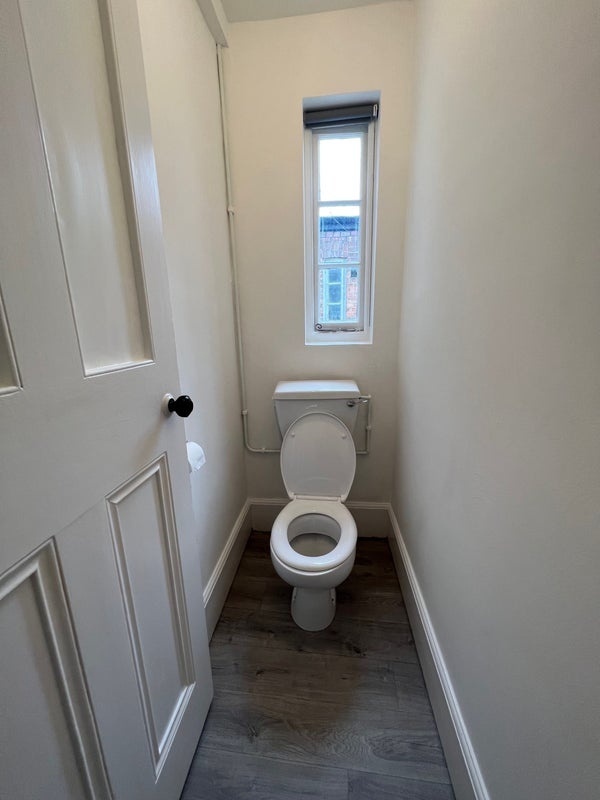 London - Room in a Shared Flat, Strutton Ground, SW1P - To Rent Now for ...