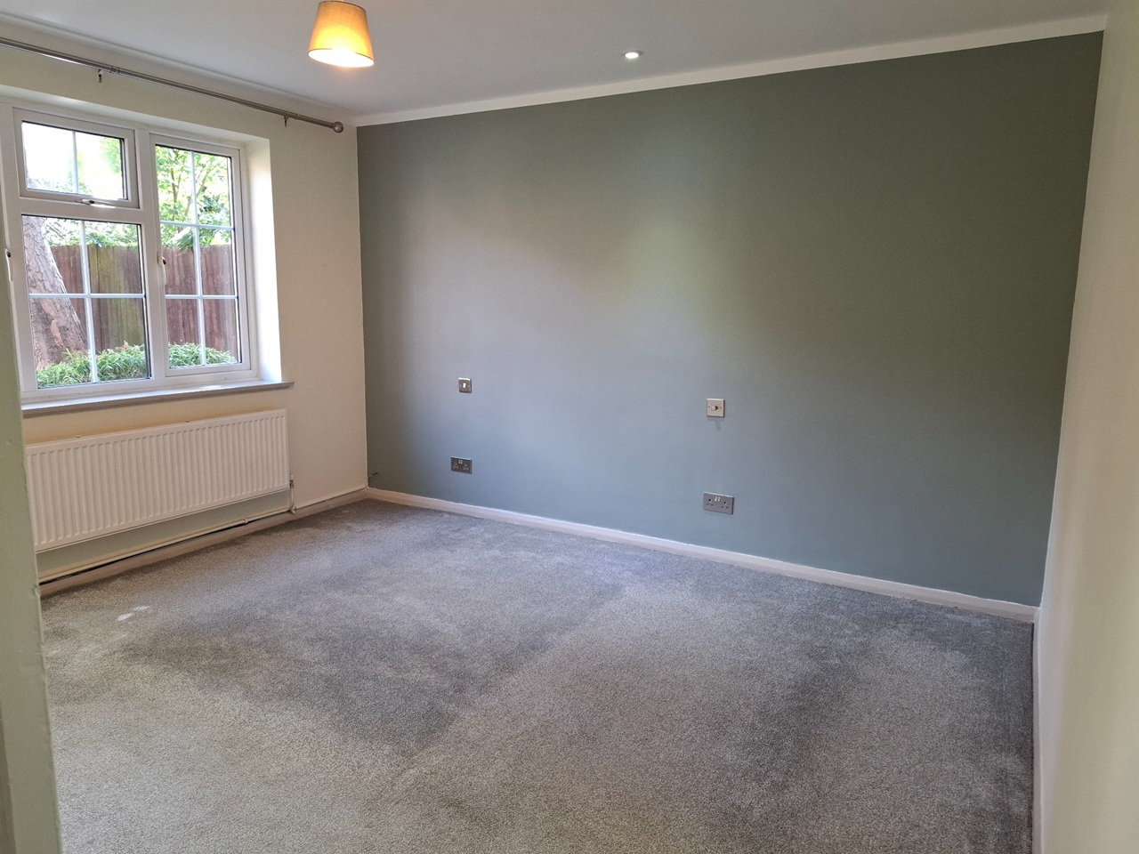 Sutton - 2 Bed Flat, Robin Hood Lane, SM1 - To Rent Now for £1,750.00 p/m