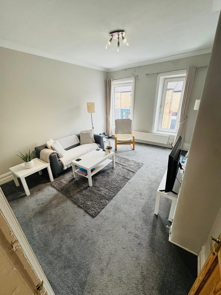 Hadfield, Glossop - 2 Bed Flat, Station Road, SK13 - To Rent Now for £ ...