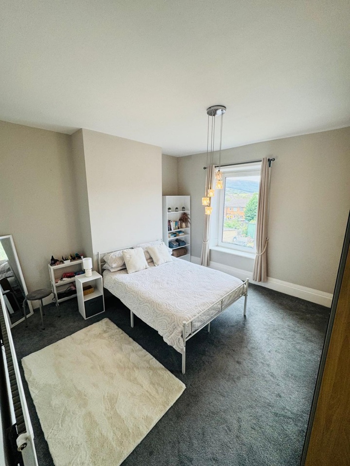 Hadfield, Glossop - 2 Bed Flat, Station Road, SK13 - To Rent Now for £ ...