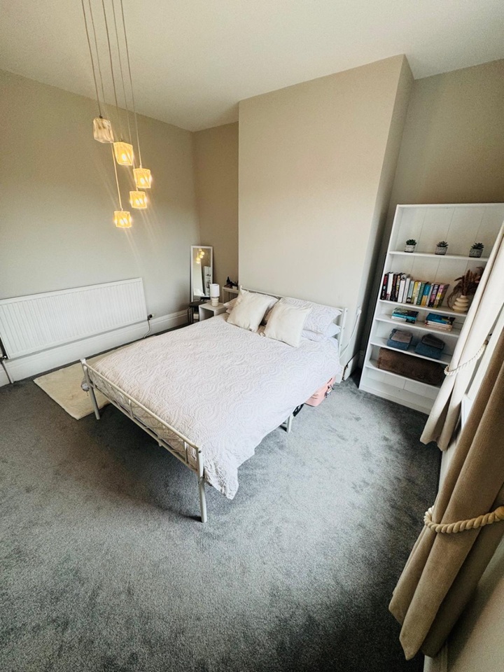 Hadfield, Glossop - 2 Bed Flat, Station Road, SK13 - To Rent Now for £ ...