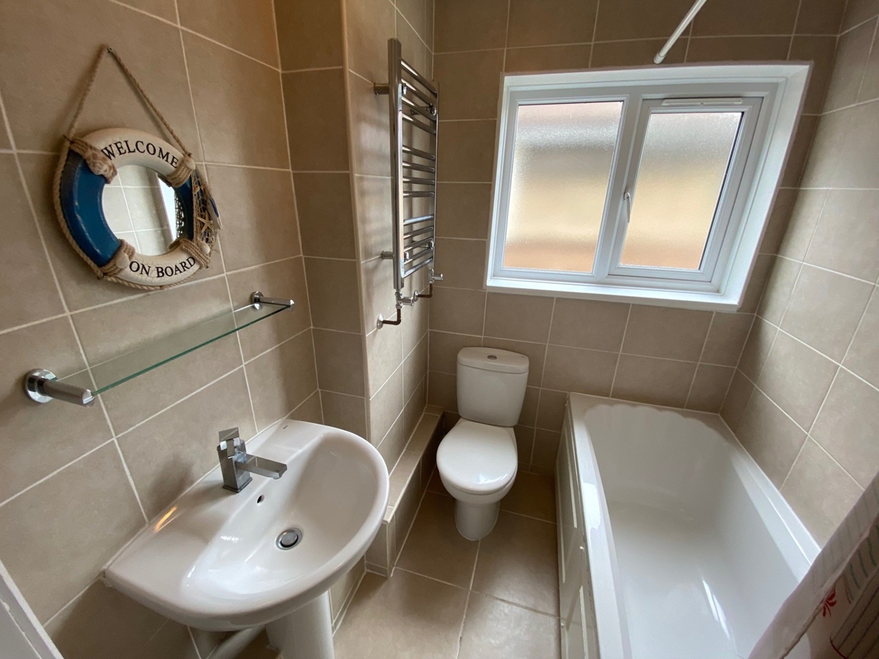 Bexleyheath - 2 Bed Flat, Eversley Avenue, DA7 - To Rent Now for £1,500 ...