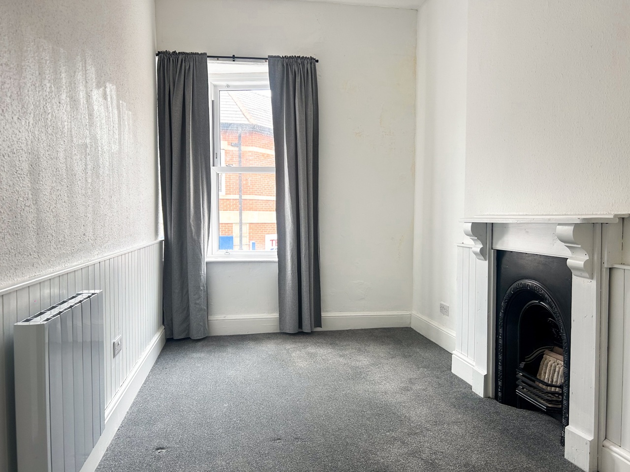 Barry - 1 Bed Flat, Holton Road, CF63 - To Rent Now for £725.00 p/m