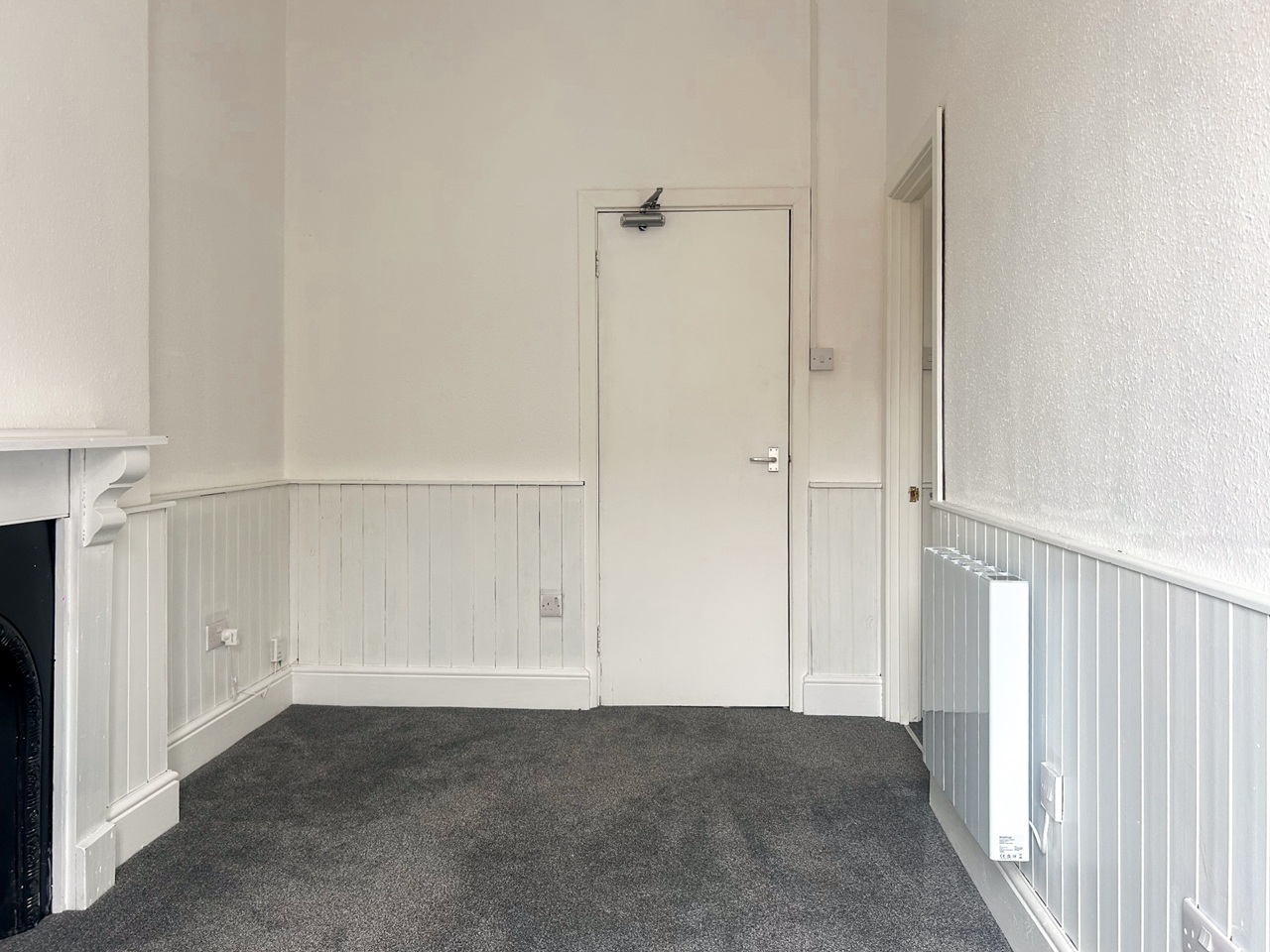 Barry - 1 Bed Flat, Holton Road, CF63 - To Rent Now for £725.00 p/m