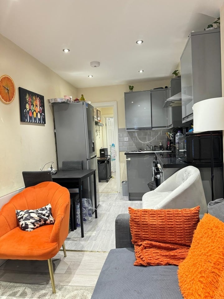 New Addington, Croydon - 2 Bed Flat, Homestead Way, CR0 - To Rent Now ...