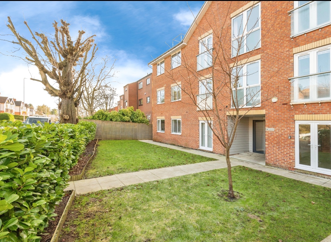 Leeds - 2 Bed Flat, Mansion View, LS7 - To Rent Now for £995.00 p/m