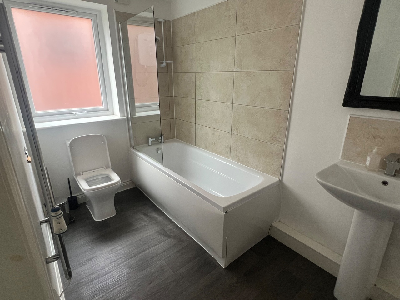 Leeds - 2 Bed Flat, Mansion View, LS7 - To Rent Now for £995.00 p/m