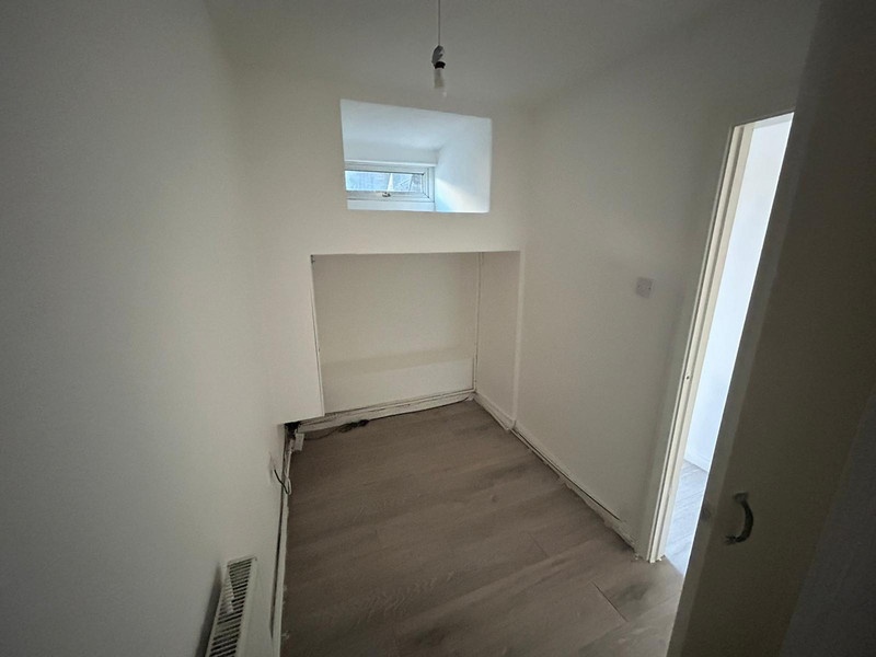 London - 2 Bed Flat, Lewisham Way, SE14 - To Rent Now for £1,550.00 p/m