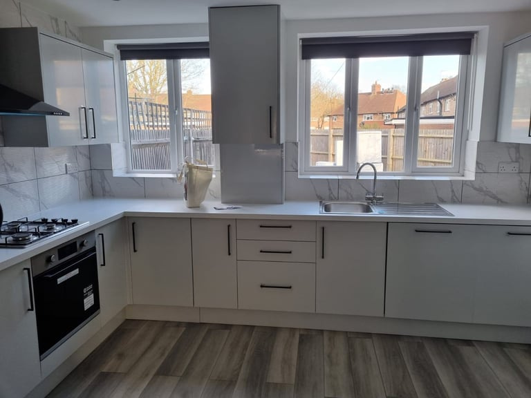 London - Room in a Shared House, Eltham Palace Road, SE9 - To Rent Now ...