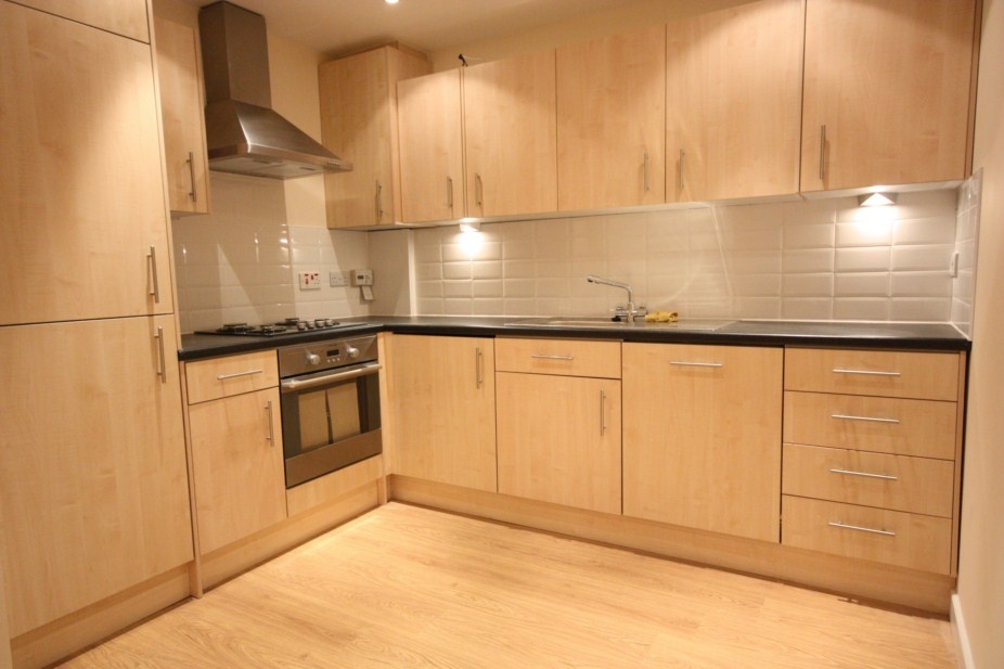 Peckham - 2 Bed Flat, Chandler Way, SE15 - To Rent Now for £2,000.00 p/m