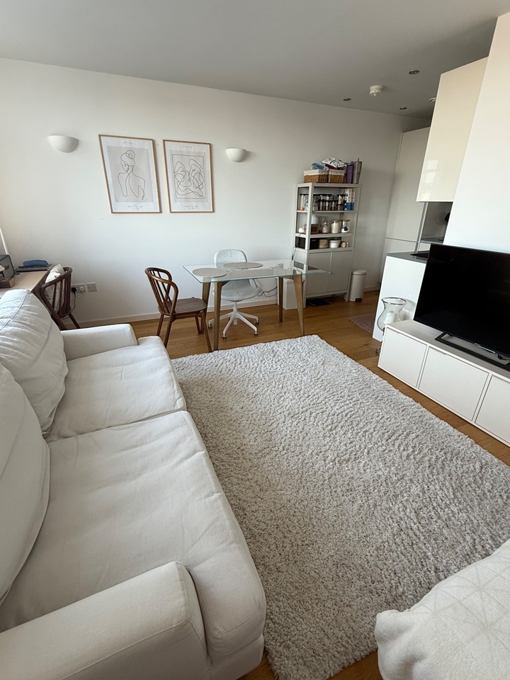 Croydon - 1 Bed Flat, Waddon House, CR0 - To Rent Now for £1,550.00 p/m