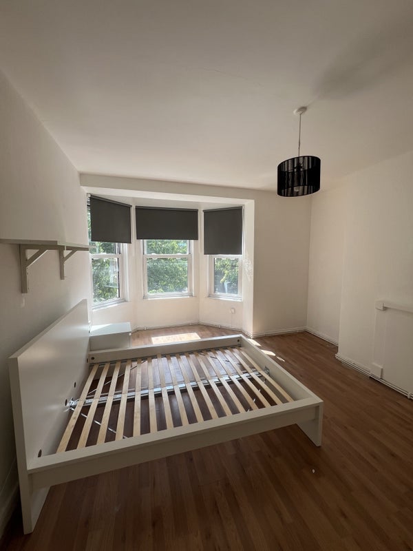 London - 3 Bed Flat, Lilford House, SE5 - To Rent Now for £1,999.00 p/m