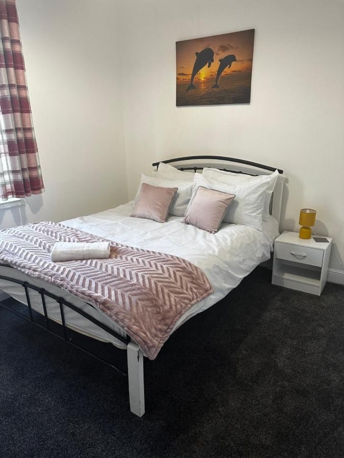 Coventry - Room in a Shared House, Gulson Rd, CV1 - To Rent Now for £ ...